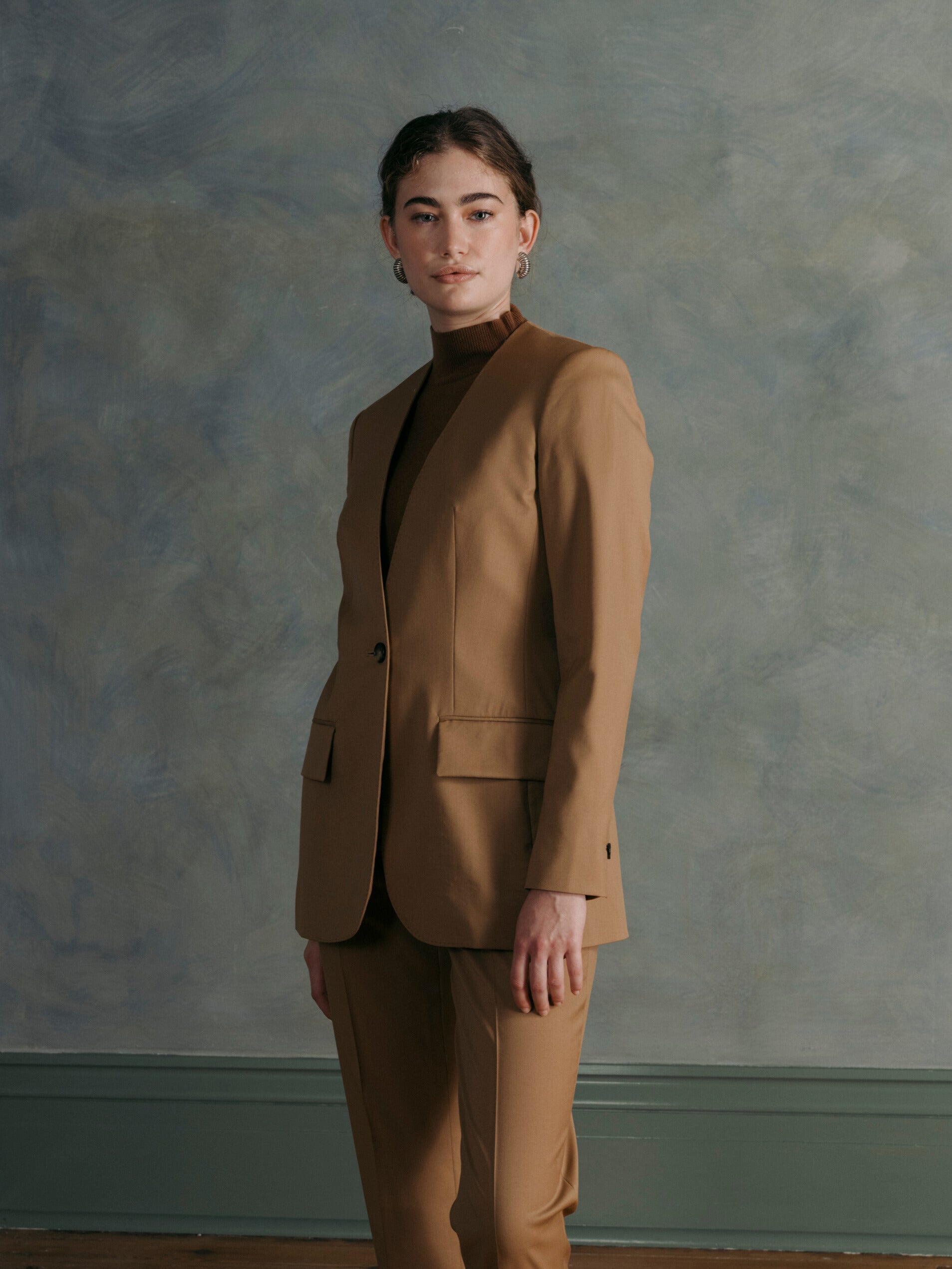 The Lapelless Jacket in Camel – LAKAN